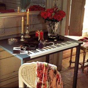 Black and White Decorating Ideas Highlighting Music Themes