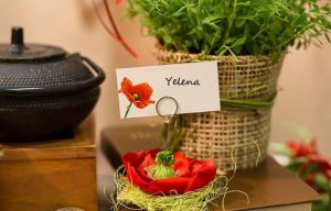 30 Floral Table Decorations and Centerpieces, Table Decor with Red Poppies