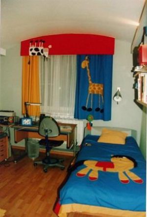 33 Creative Window Treatments for Kids Room Decorating