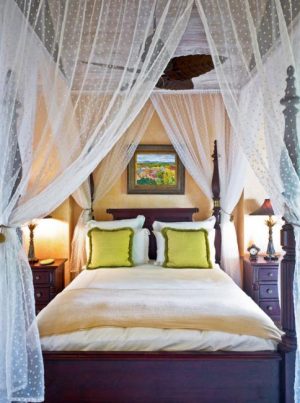 30 Creative Ways to Use Lace Fabrics and Patterns for Room Decorating