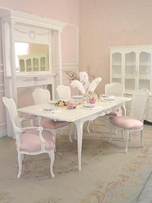 25 Ideas for Classic Dining Room Decorating with Vintage Furniture