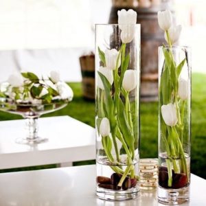 Creative Clear Glass Vases and Sparkling Spring Flower Arrangements