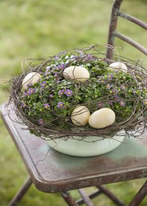 55 Floral Arrangements with Eggs, Easter Table Decorations and Eco Gifts